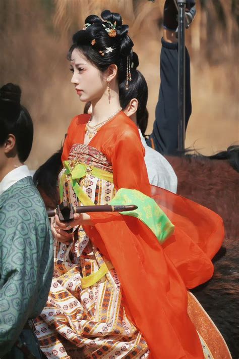 ปักพินโดย Vaaty23 ใน เถียนซีเวย Tian Xiwei 田曦微