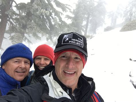 Un Escritor Empresario Y Veterano De Guerra De Eeuu Murió Mientras Intentaba Escalar El