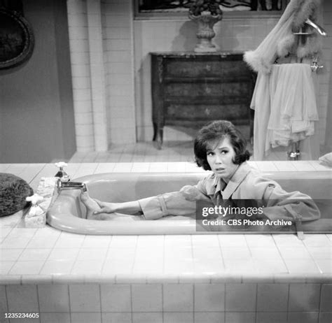 Mary Tyler Moore Bathtub Scene