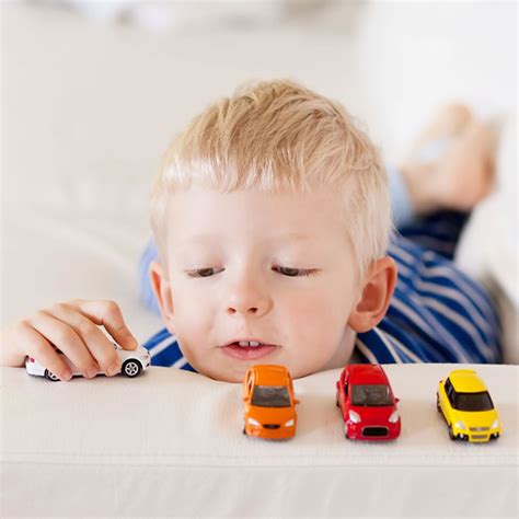 Стихи про машины — читать стихи для детей онлайн бесплатно