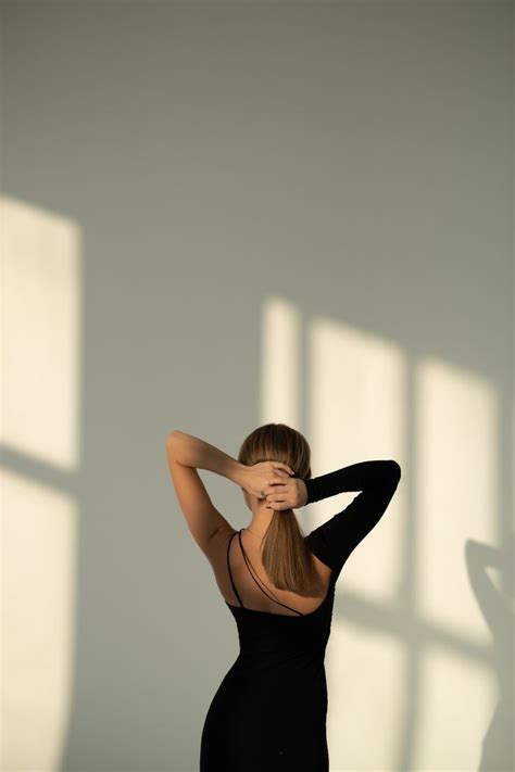 Девушка в студии ในปี 2024