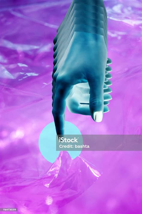 마슈리얼리즘 스타일의 손을 가진 현대 개념 미술 포스터 현대 미술 콜라주 강렬하고 밝은 색상에 대한 스톡 사진 및 기타 이미지 강렬하고 밝은 색상 개념 개념과 주제