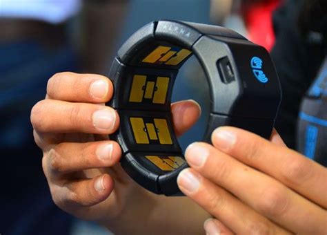 Myo Armband Provides Effortless Gesture Control Of Robots Anything Else Arm Band Technology