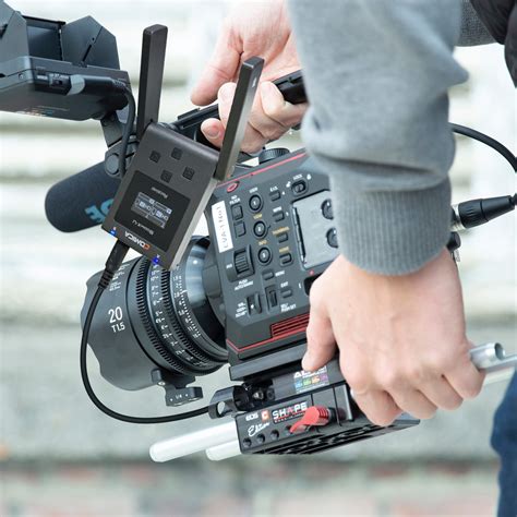 传统的无线小蜜蜂与现在的无线麦克风有什么区别影视工业网 幕后英雄app