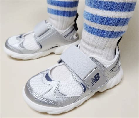뉴발란스 키즈 샌들 프리들 920 실버 화이트 구매 후기 사이즈 추천 구매 팁 3차 발매예정일 네이버 블로그