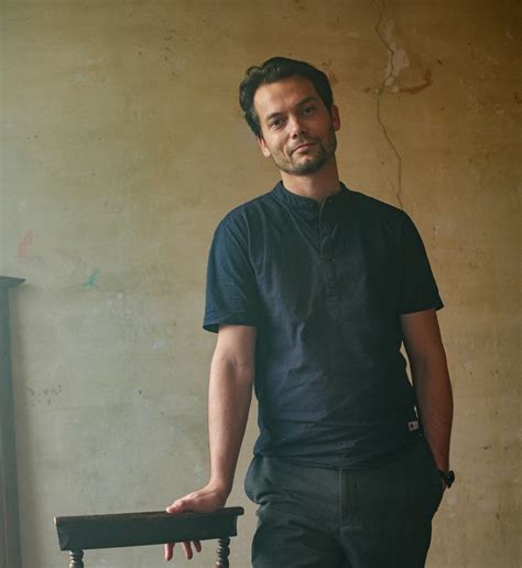 Robin Block Leest Gedicht Voor Tijdens Nationale Herdenking Augustus Atlas Contact Atlas