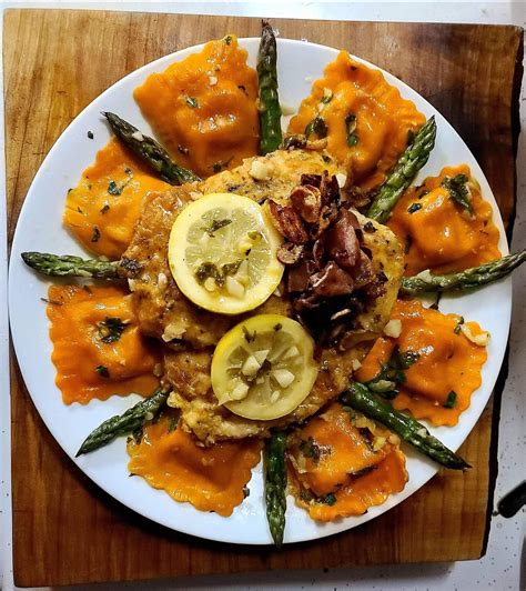 House Made Strawberry Raspberry Macaroons👌🏼 Rculinaryporn