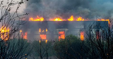 Grecia En Llamas Bomberos Y Protección Civil Continúan Combatiendo Los