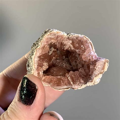 Amethyst Pink Quartz Open Geode W Good Crystallization Healing