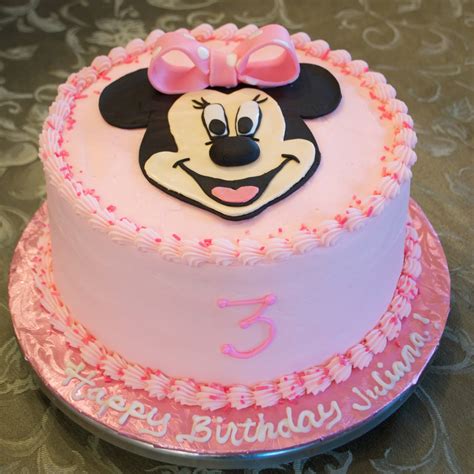 Minnie Mouse Dummy Cake