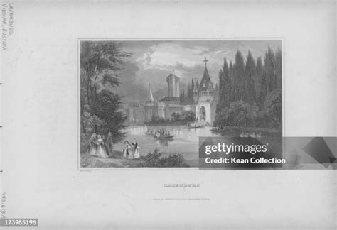 2329 Modling Photos And High Res Pictures Getty Images