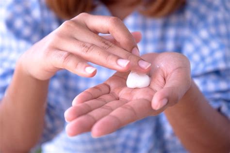 Нежность прикосновения выбор детского крема Johnsons®