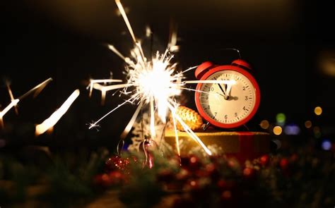 Premium Photo Red Clock Show Midnight Countdown