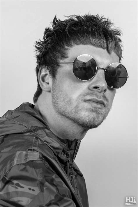 Short Cut Mod Look With Sharp Short Fringe