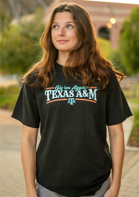 Cursive Gig Em Aggies T Shirt Aggieland Outfitters