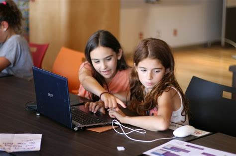 Girls Learning Code Explores Webmaking Mozilla Foundation