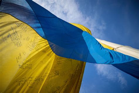 У церемонії підняття Державного Прапора в Києві взяв участь Володимир Зеленський