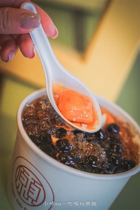 本願豆花店 信義店｜超有梗的豆花店 門口招牌就讓人會心一笑，帥哥美女都說好吃 有時還有店狗駐點，捷運市政府站 小咪ma．吃喝玩樂趣