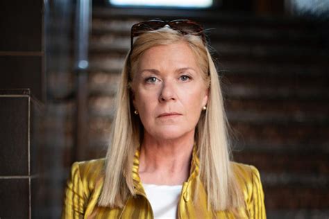 Barbara Sarafian Bevestigt “nieuw Seizoen In De Pipeline” Showbizzsite