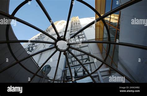 Skyview Elevator Stock Videos And Footage Hd And 4k Video Clips Alamy