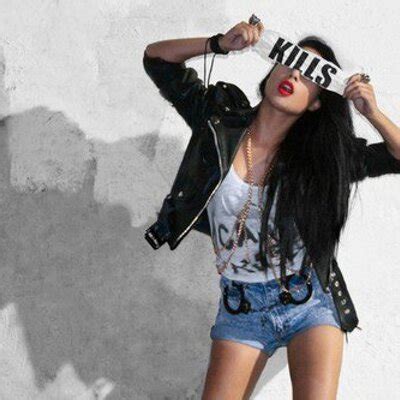 Lara Honey LaraHoneyB Twitter