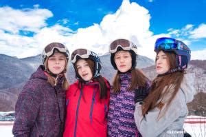 Clubsweethearts Margo Von Teese Alice Flore Hot Pearl Polly Yangs Ready Set Snow