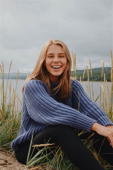 девушка в уютном свитере 💙 Фотосессия Осенние фотосессии Свитер