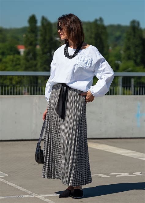 Naszyjniki Smalin Czarny Zdobiony Elementami Anhko