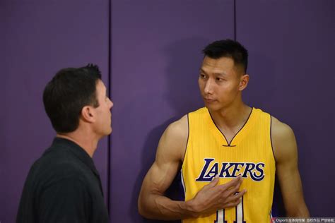 易建联湖人壁纸易建联壁纸易建联壁纸扣篮大山谷图库