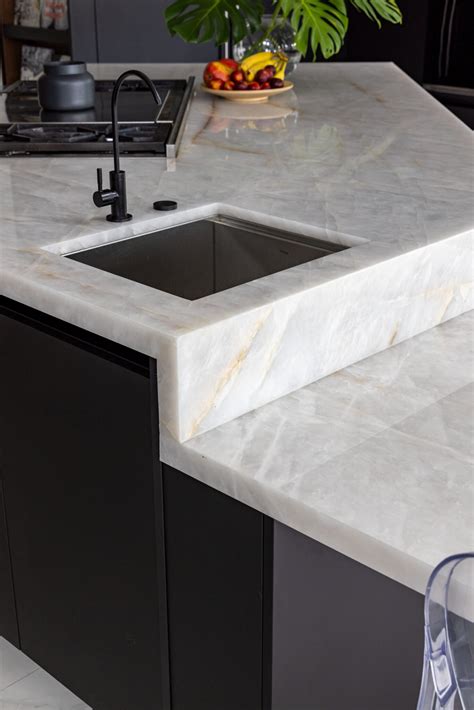Cristallo Iceberg Quartzite Kitchen