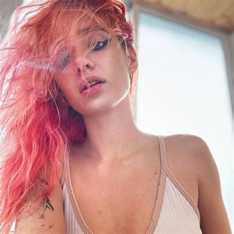 Emmy Foxxy Emmyfoxxy • Instagram Photos And Videos