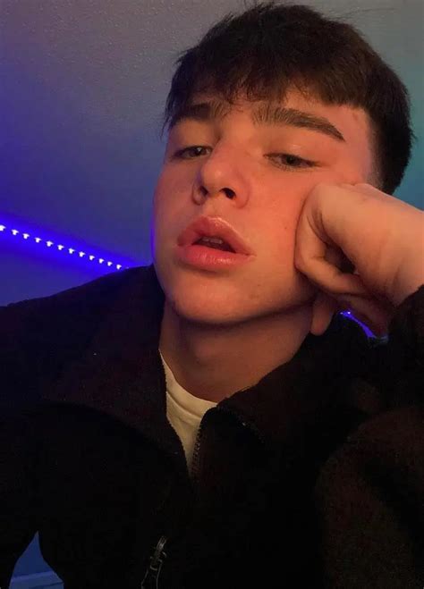 Any Pervy Daddies Want To Talk Wickr Bros1815 Scrolller