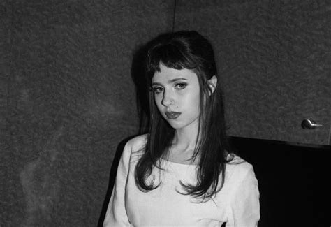 Clairo Drops Jaw With Her Latest Stunning Photo Jimmy Stars World