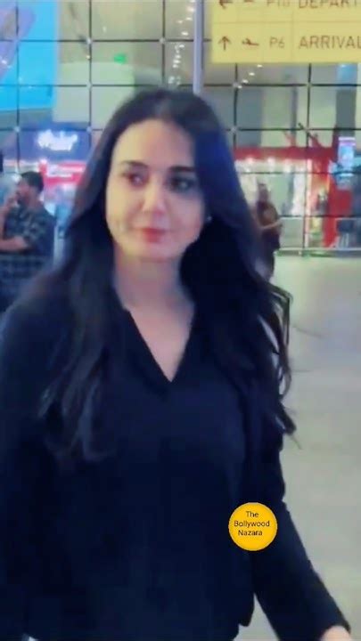 Preity Zinta After Long Time Spotted At Mumbai Airport #shorts #thebollywoodnazara #preityzinta ...