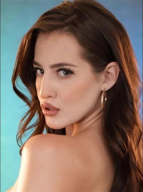 Aubree Valentine Bio Wiki Age Height Career And Net Worth