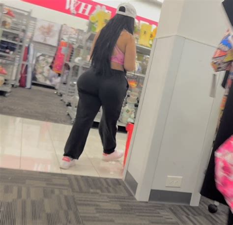 Double Trouble Insane Pair Of Bbl Latinas Shopping Spandex Leggings