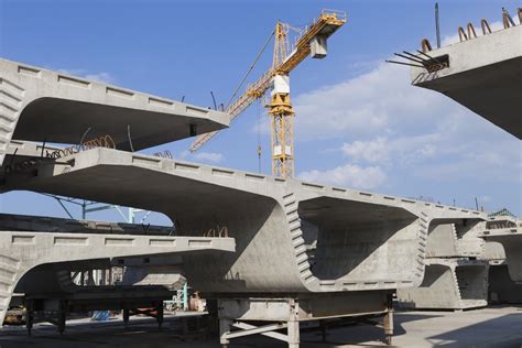 بتن پیش تنیده چیست؟ مزایا و معایب بتن پیش تنیده آیرومارت