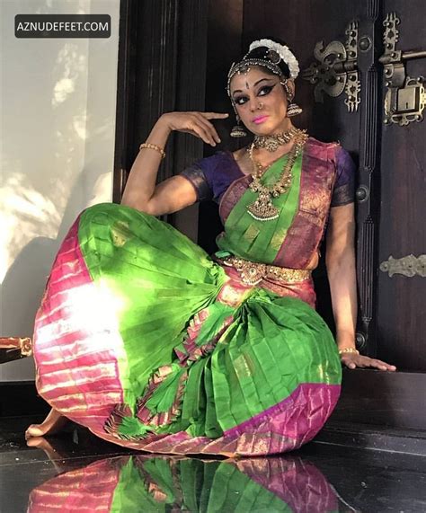 Shobana Feet Aznudefeet