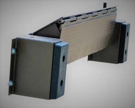 Edge Dock Leveler Mild Steel At Rs In Ankleshwar ID