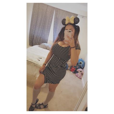 Busty Mouse R 2busty2hide