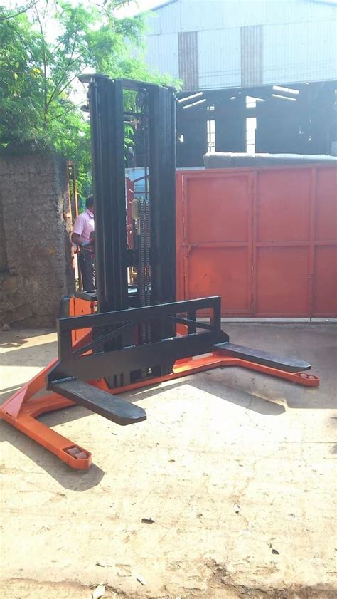 Electric Stacker Battery Operated Stacker Pallet Stacker At ₹ 550000 Electric Stacker