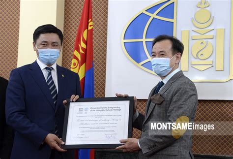 Хөхүүрийн айраг исгэх уламжлалыг ЮНЕСКО д бүртгүүлсэн батламж гардуулав