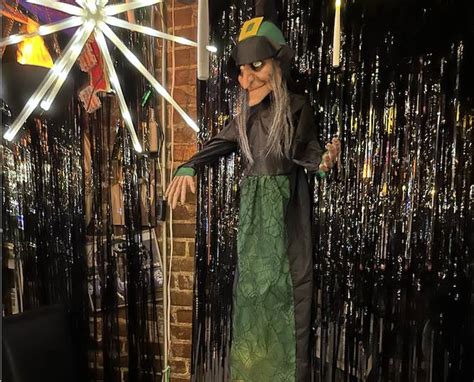 16 Frightfully Fun Halloween Happenings In Atlanta — From Boo Zy Bar
