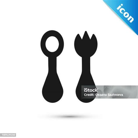 흰색 배경에 고립 포크와 숟가락 아이콘 블랙 베이비 플라스틱 칼 아이를위한 칼 어린이 식사 항목입니다 벡터 일러스트레이션 0명에 대한 스톡 벡터 아트 및 기타 이미지