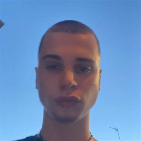 Simone🍂 Simo Micchetti • Threads Say More