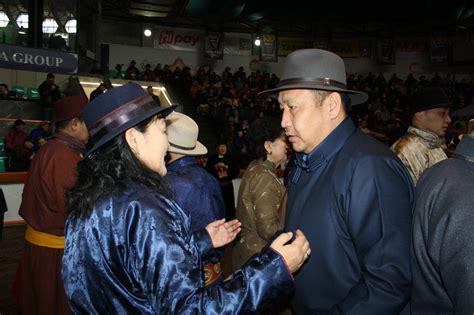 Төв нутгийн зон олон Xvii жарны Үзэсгэлэн болгогч хэмээх усан туулай жилийн Төв түмний