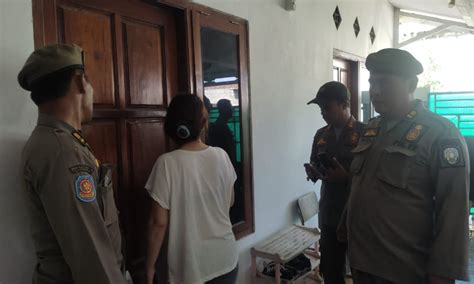 Satpol PP Situbondo Gerebek Dua Pasang Pelajar Berseragam, Tertangkap Basah Berduaan di Kamar ...