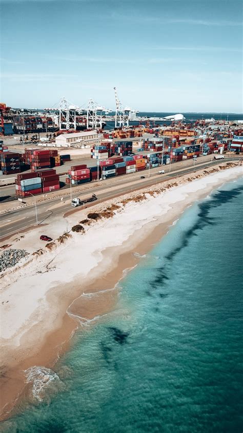 operations halted at dp world australia ch powell company