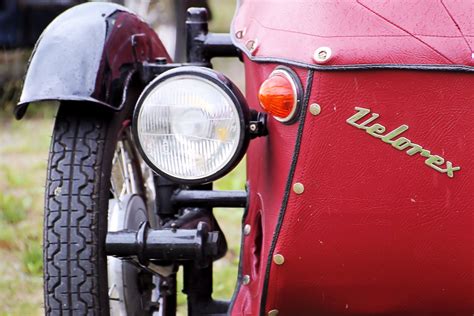 무료 이미지 바퀴 삼륜차 늙은 빨간 오토바이 옛 타이머 체코 슬로바키아 역사적으로 벨로 레스 Osk 육상 차량 자동차 제조 자동차 외장