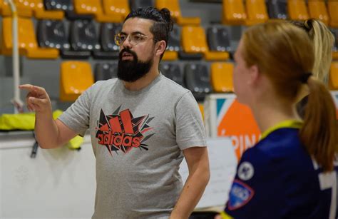Handball Nationale 3 Féminine Nicolas Soriano A Pris Du Galon Avec